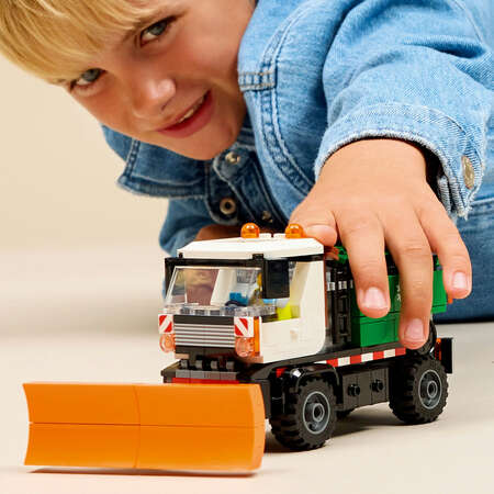 LEGO Vehicul cu plug de zăpadă Numar piese 263 Varsta 6 + ani ITGalaxy.ro